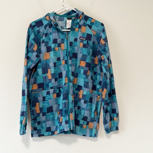 Patagonia | Jackets & Coats | Patagonia Light Weight Color Block Jacket ...
